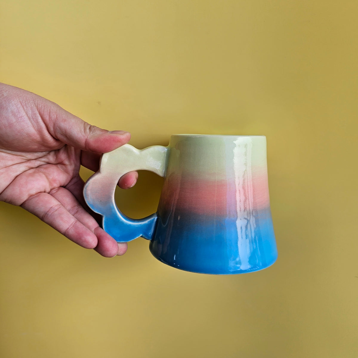 TAFFY DAISY MUG – MUD WITCH