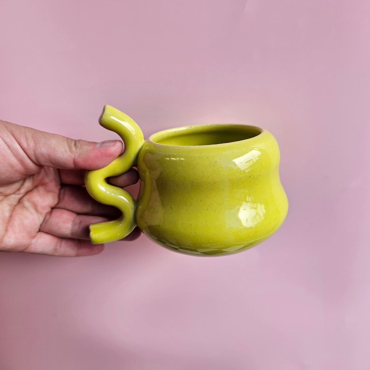 CHARTREUSE SQUIGGLE MUG – MUD WITCH